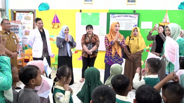 Hari Pertama Sekolah di TK Semen Tonasa II, Bunda PAUD Pangkep Turun ...